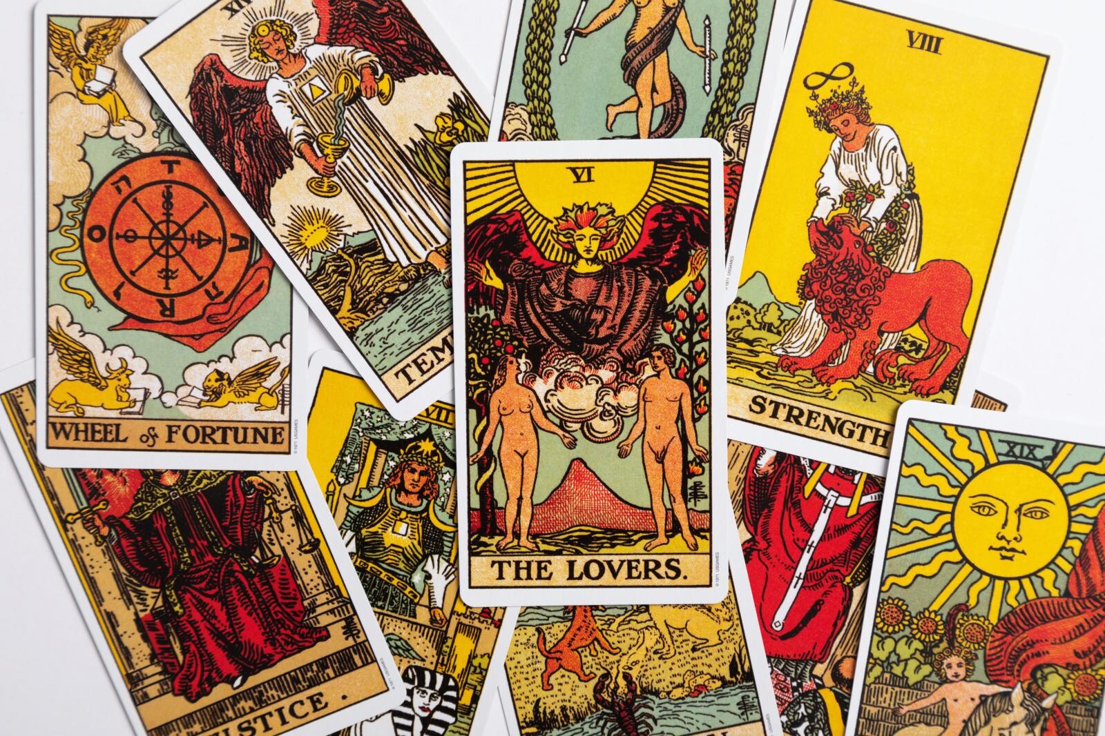 Iata tot ce trebuie sa stii despre cartile de tarot – eDestin